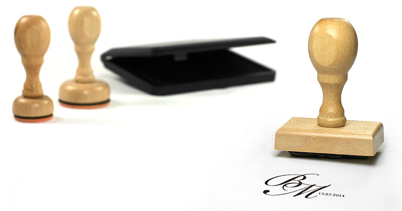 Stempel med personlig monogram | Foldal Stempel og Skilt